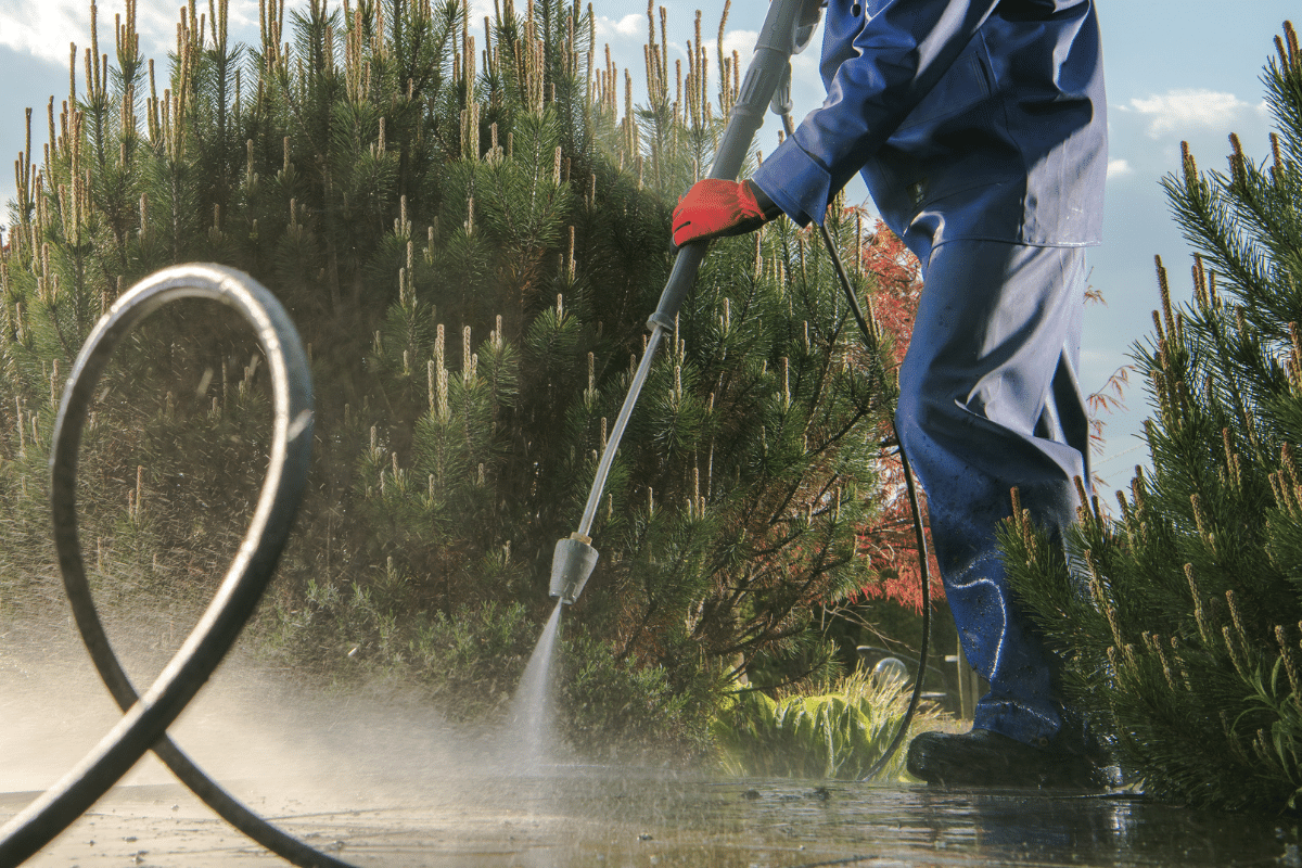 How To Clean A Trampoline: It’s Easier Than You Think - Trampoline ...